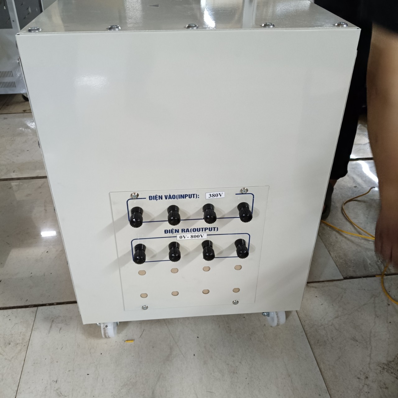 Máy biến áp vô cấp 3 pha vào 380V ra 0V - 800V công suất 20000VA - LIOA - CÔNG TY ỔN ÁP BIẾN ÁP ...
